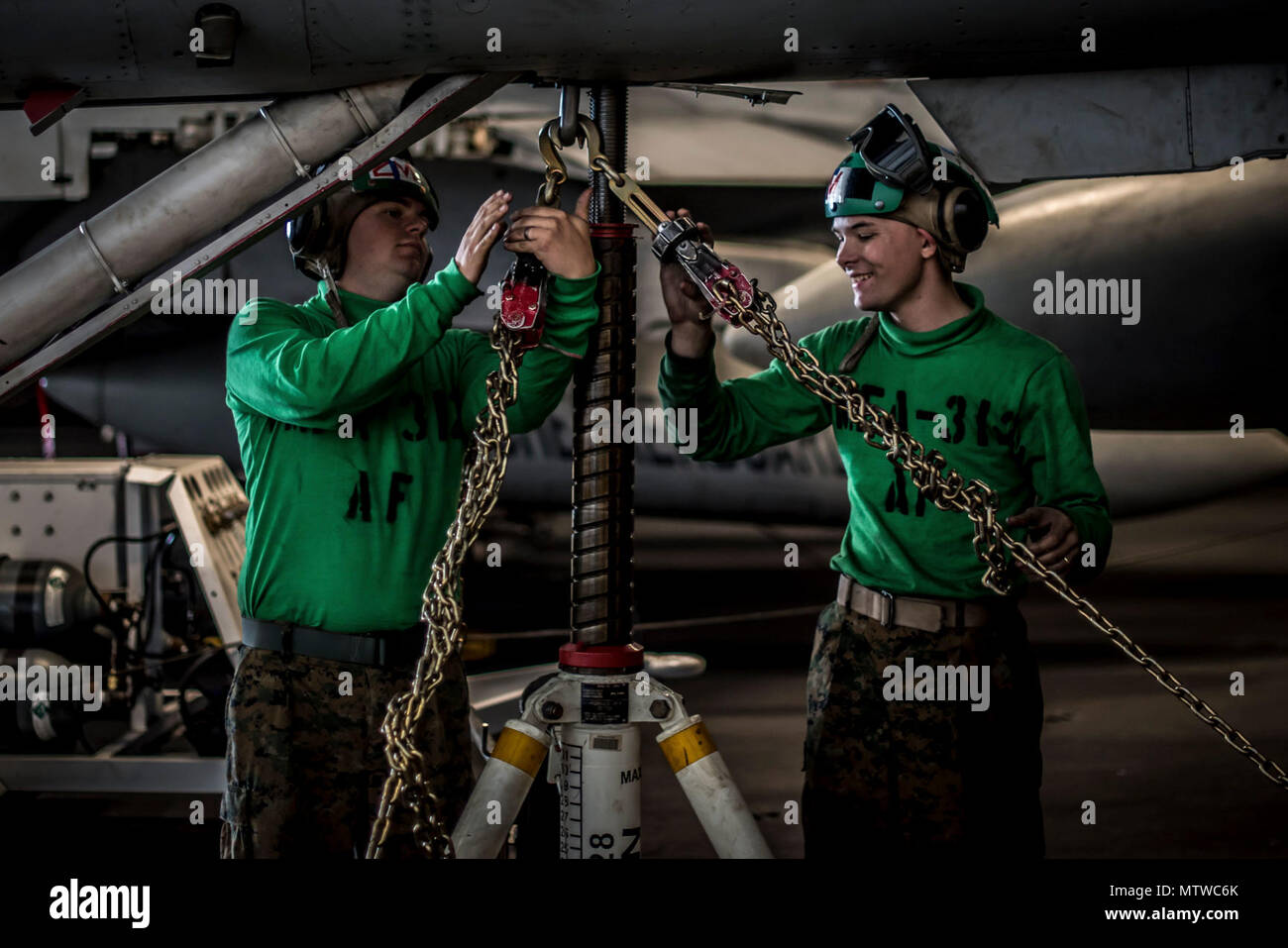 PACIFIC OCEAN (April 26, 2017) Lance Cpls. William Dunkepeber and Aaron ...