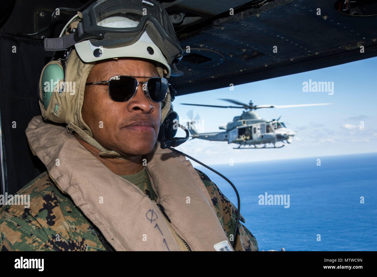 Uh 3d helicopters hi-res stock photography and images - Alamy