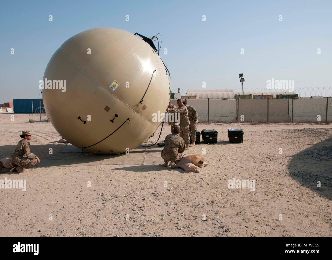 Gatr portable antenna system hi-res stock photography and images - Alamy