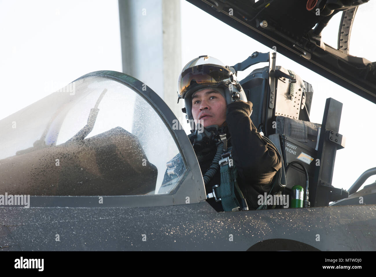 Republic of Singapore Air Force Senior Lieutenant Colonel Tham Yeow Min ...