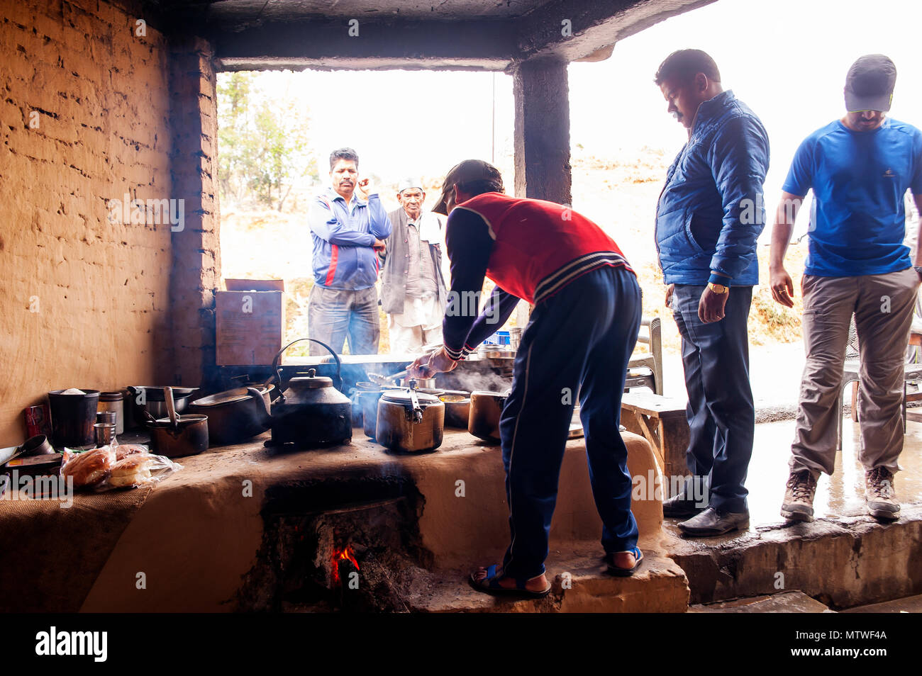 Rural roadside restaurant hi-res stock photography and images - Alamy