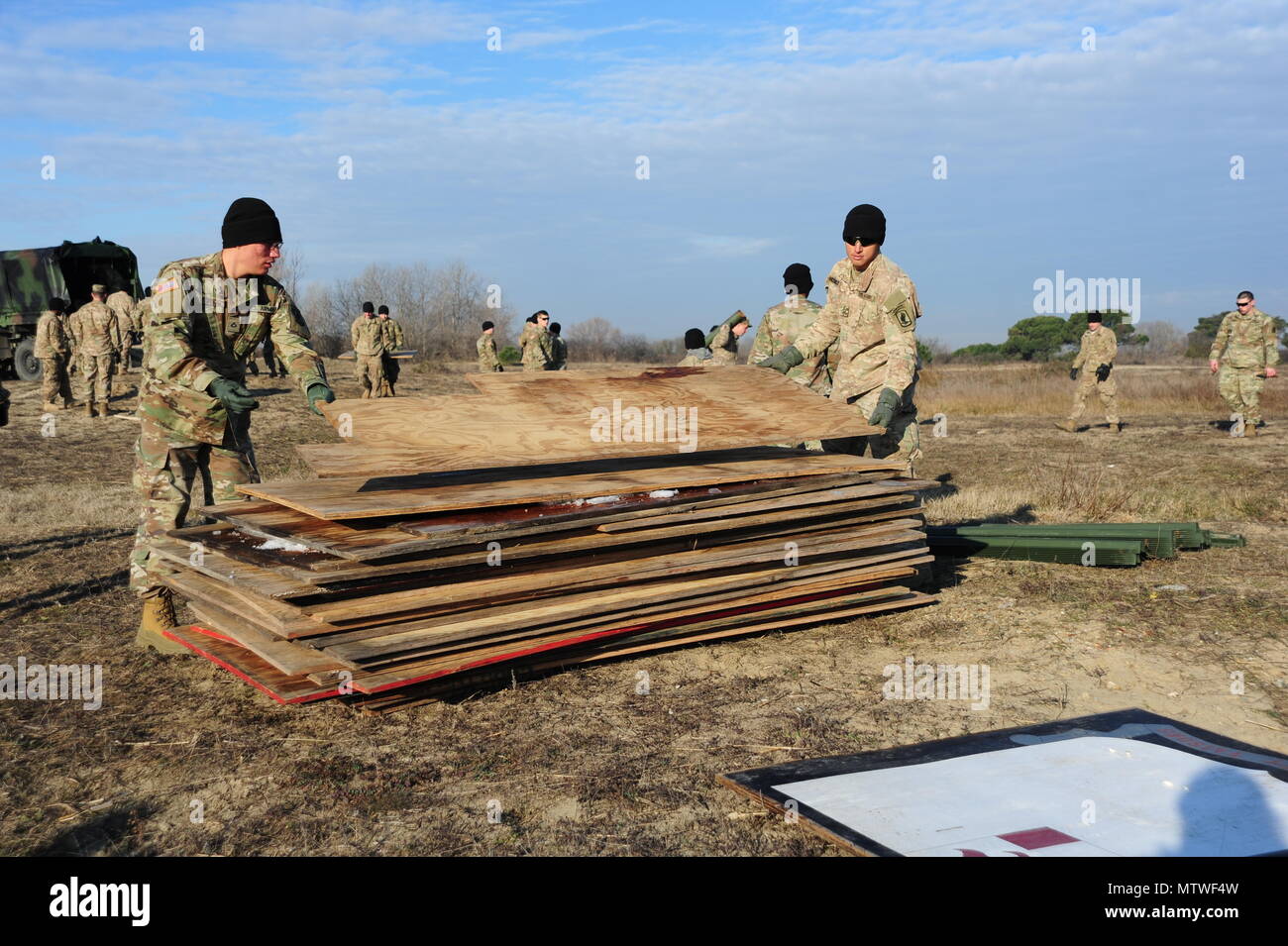 U.S. Army paratroopers from 54th Brigade Engineer Battalion, 173rd ...