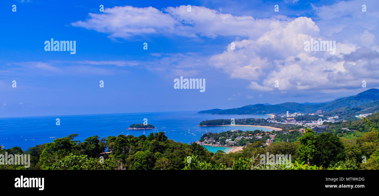 Beautiful panorama landscape view of turquoise ocean waves with boats ...