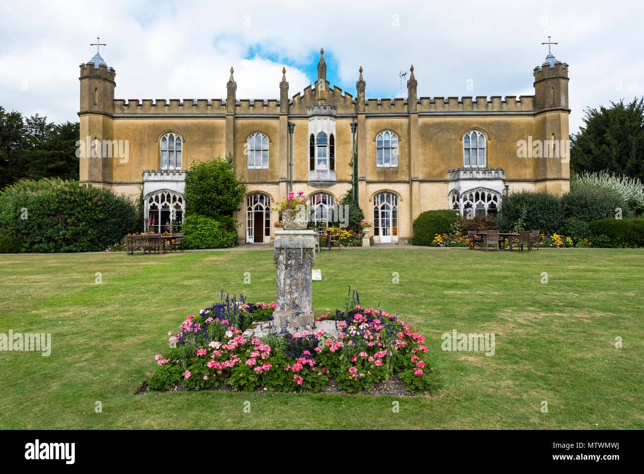 Missenden abbey hi-res stock photography and images - Alamy