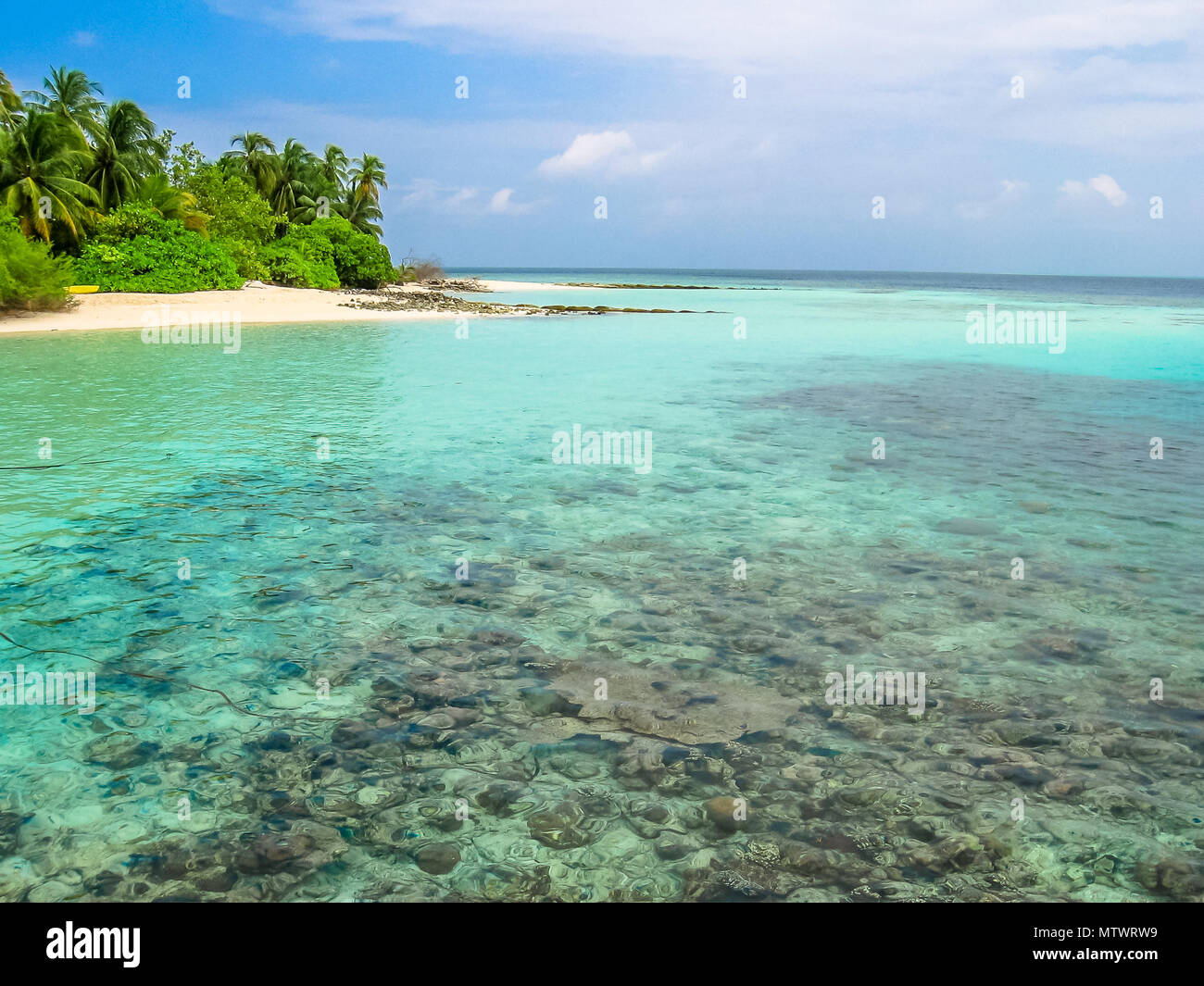 Snorkeling in the maldives hi-res stock photography and images - Alamy