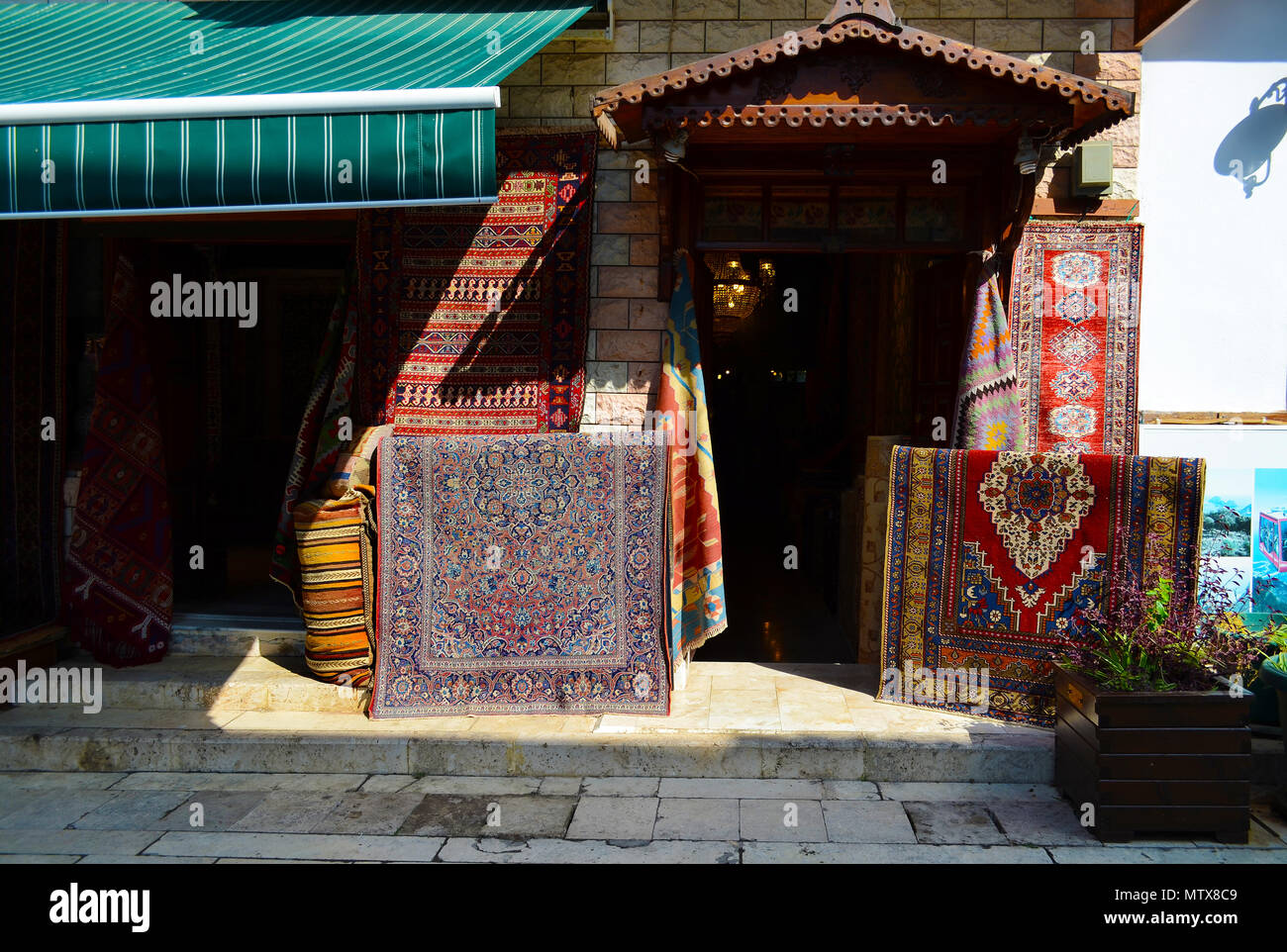 Souvenir shop pakistan hi-res stock photography and images - Alamy