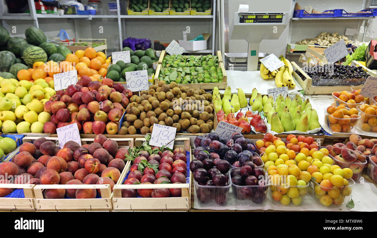 Fresh Fruits Produce at Farmers Market in Rome Italy Stock Photo - Alamy