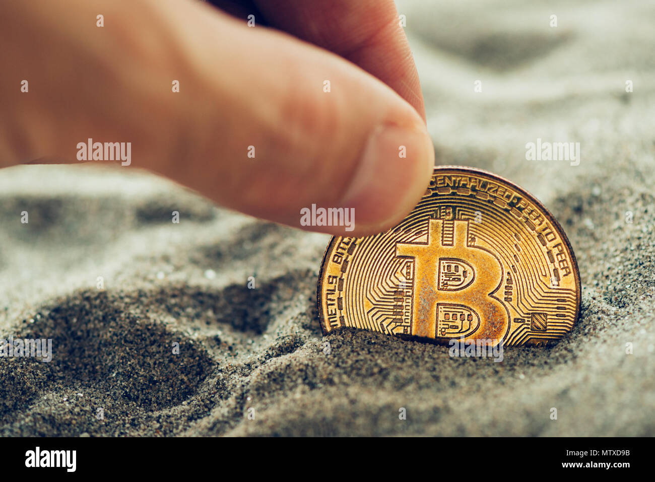 Hand mining hi-res stock photography and images - Alamy