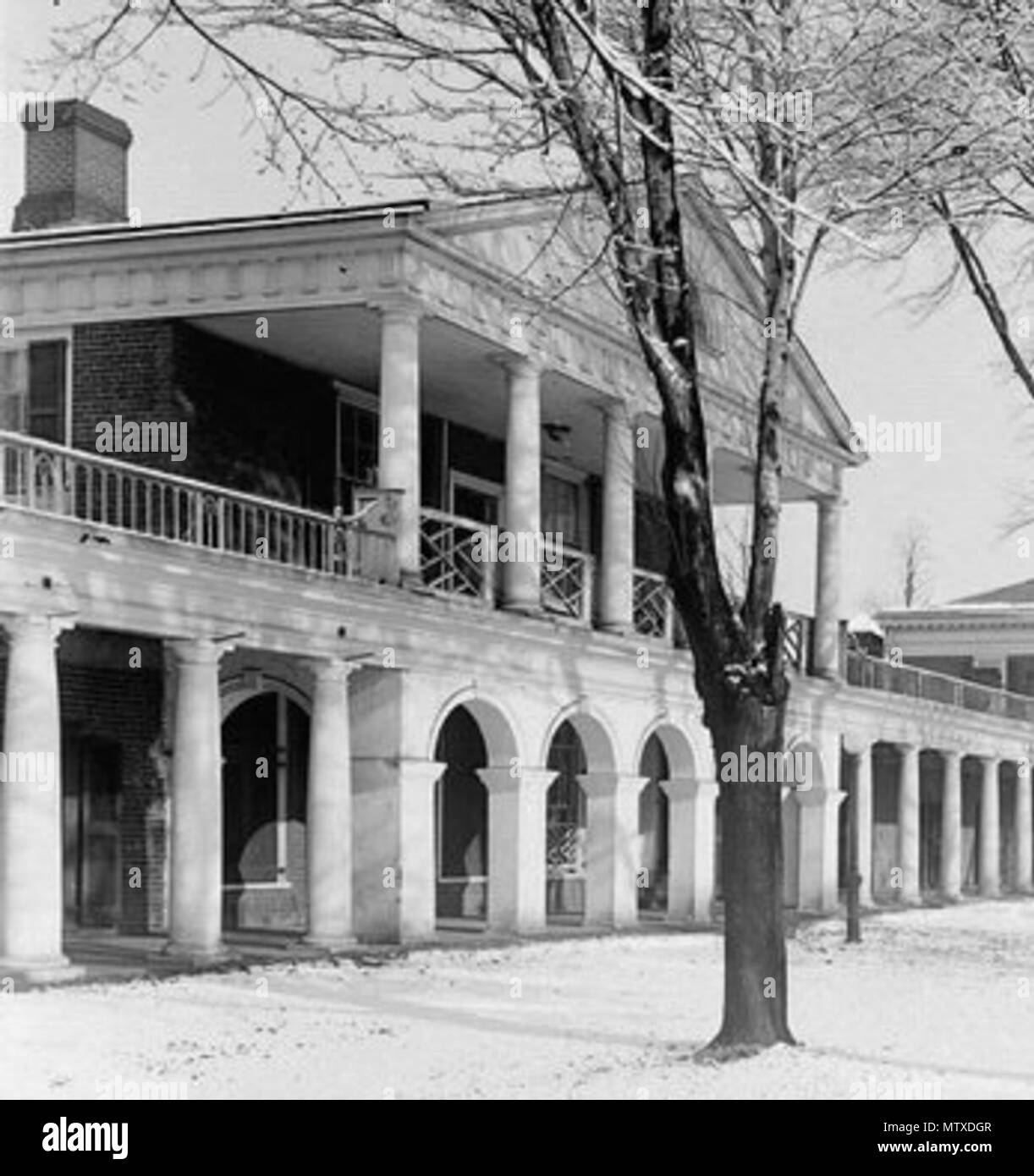 . Deutsch: Pavillon VII auf der Westseite des Lawn an der Universität ...
