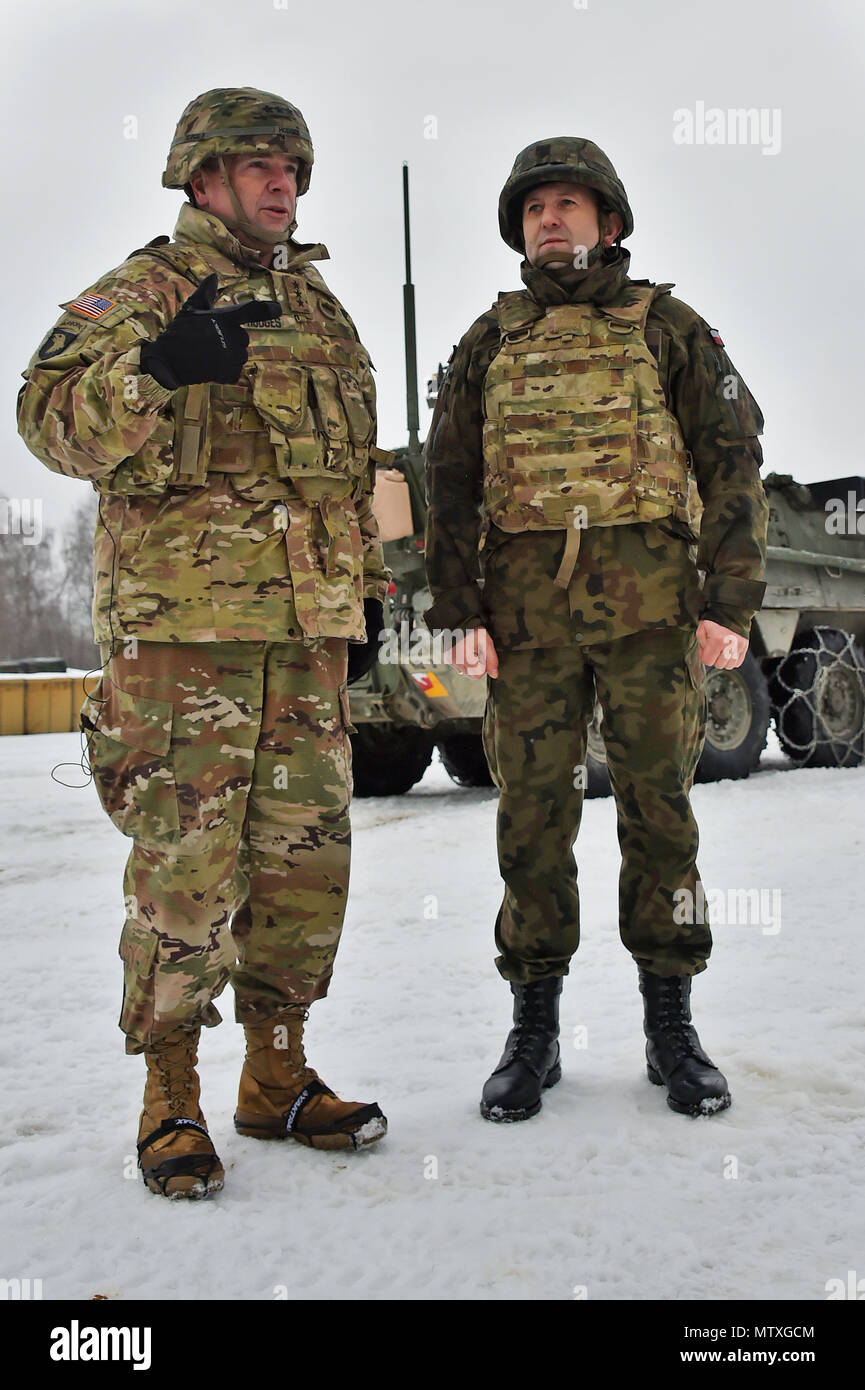 From left to right, Lt. Gen. Ben Hodges, Commander of U.S. Army Europe ...