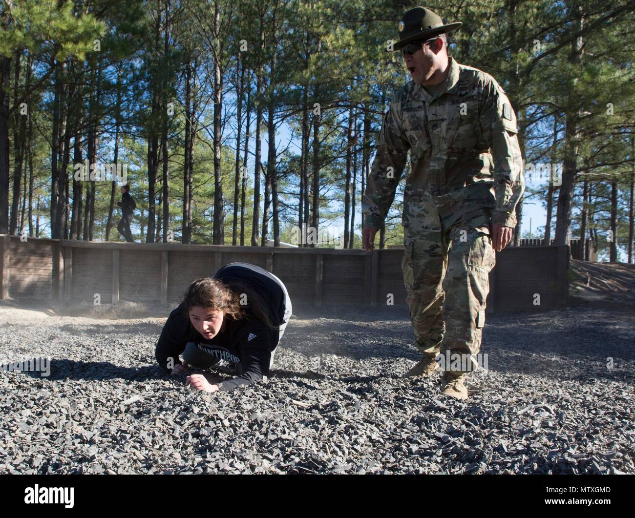 Drill sergeant army crawl hi-res stock photography and images - Alamy