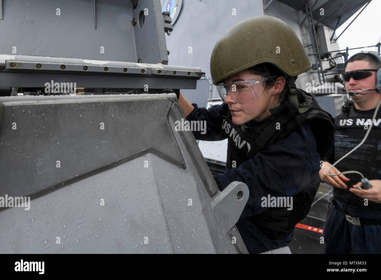 170131-N-RM689-837 PACIFIC OCEAN (Jan. 31, 2017) Gunner’s Mate 1st ...