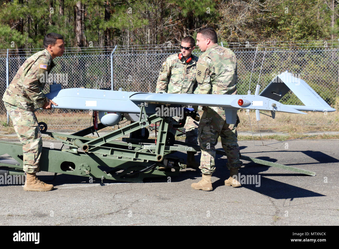 Soldiers with Delta Company, 9th Brigade Engineer Battalion, 2nd ...