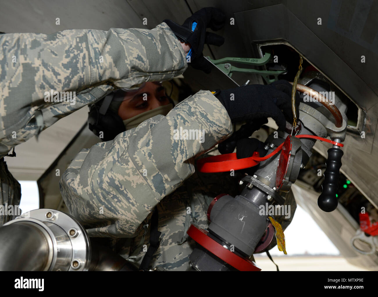 Testing aircraft engine oils hi-res stock photography and images - Alamy