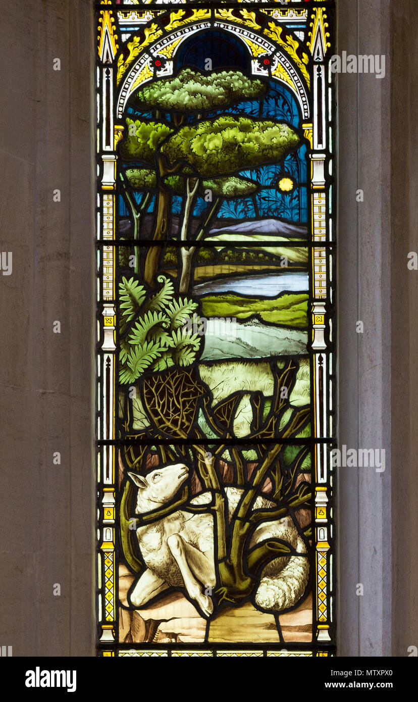 Stained glass memorial window hi-res stock photography and images - Alamy