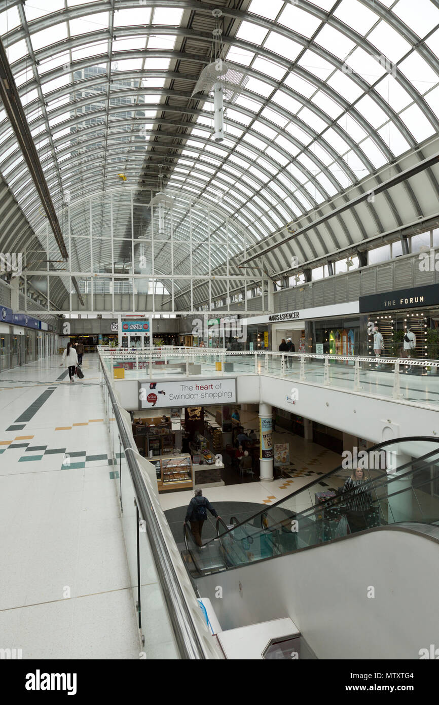 Almost empty quiet inside shopping mall, Brunel Centre, Swindon ...