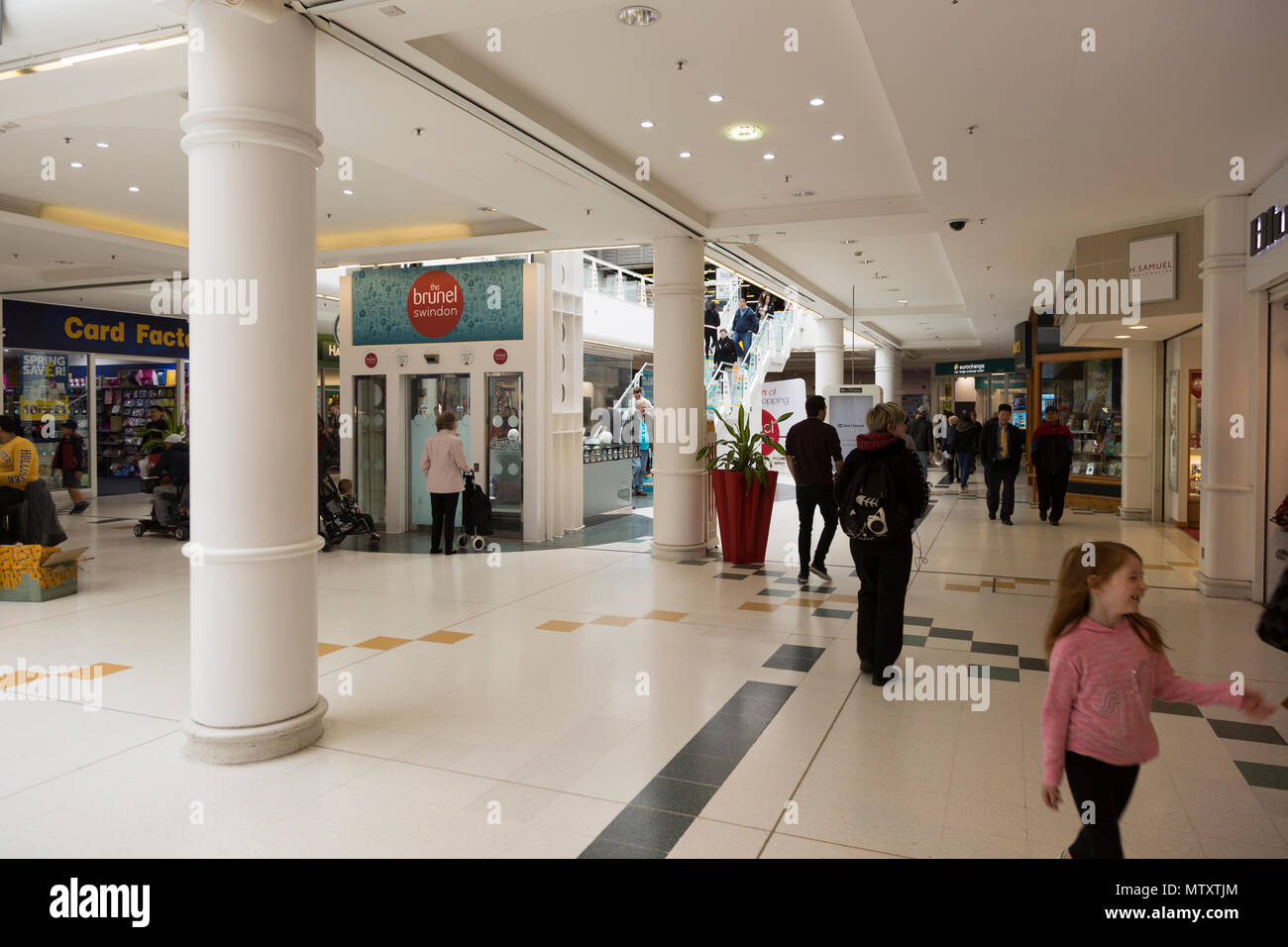 Swindon brunel shopping centre hi-res stock photography and images - Alamy