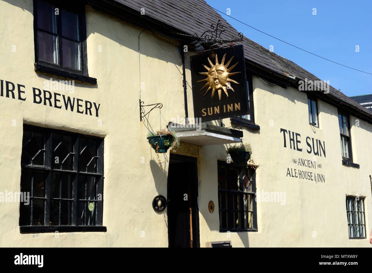 Alehouse 15th century hi-res stock photography and images - Alamy