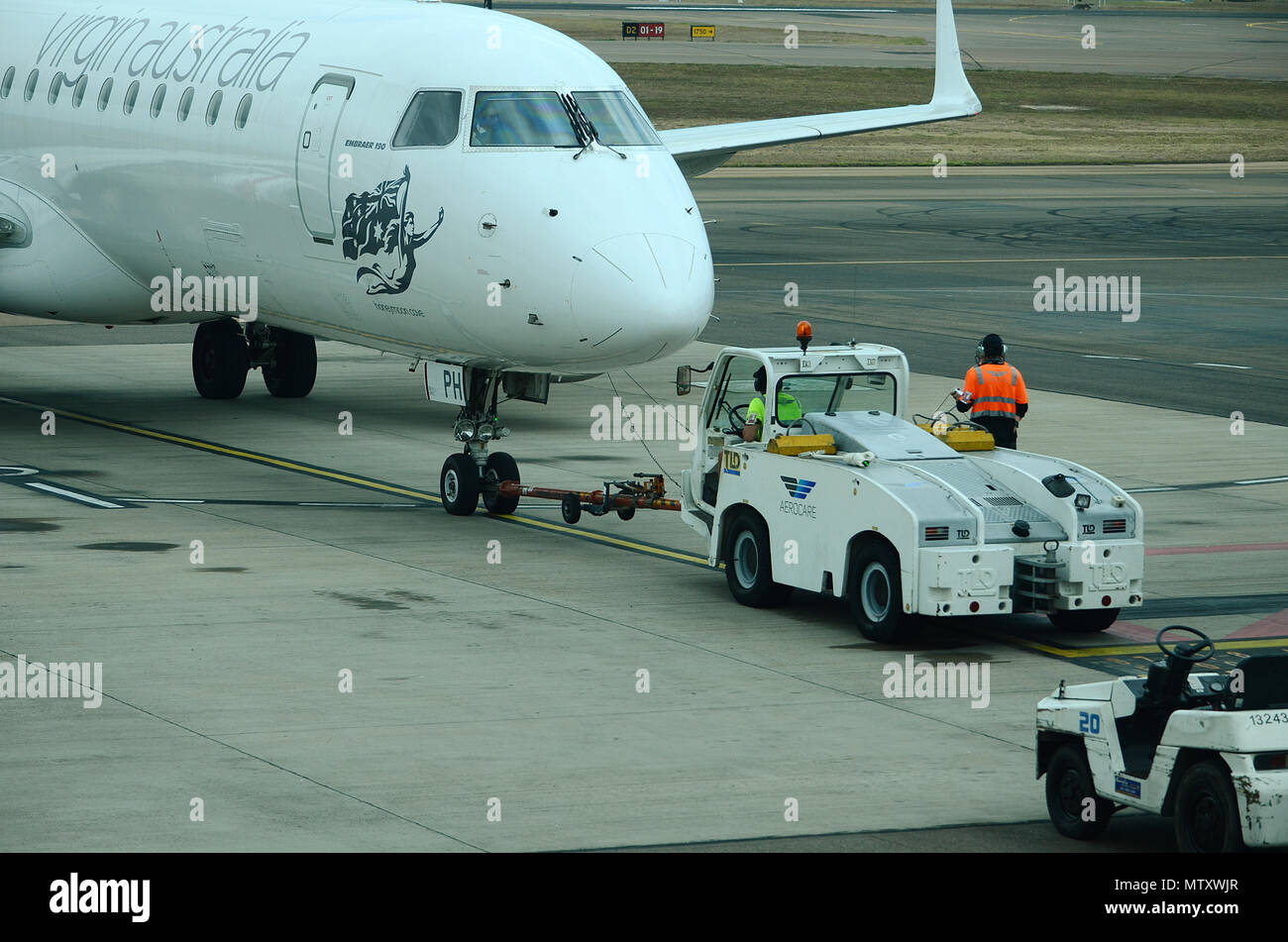 Back dolly hi-res stock photography and images - Alamy