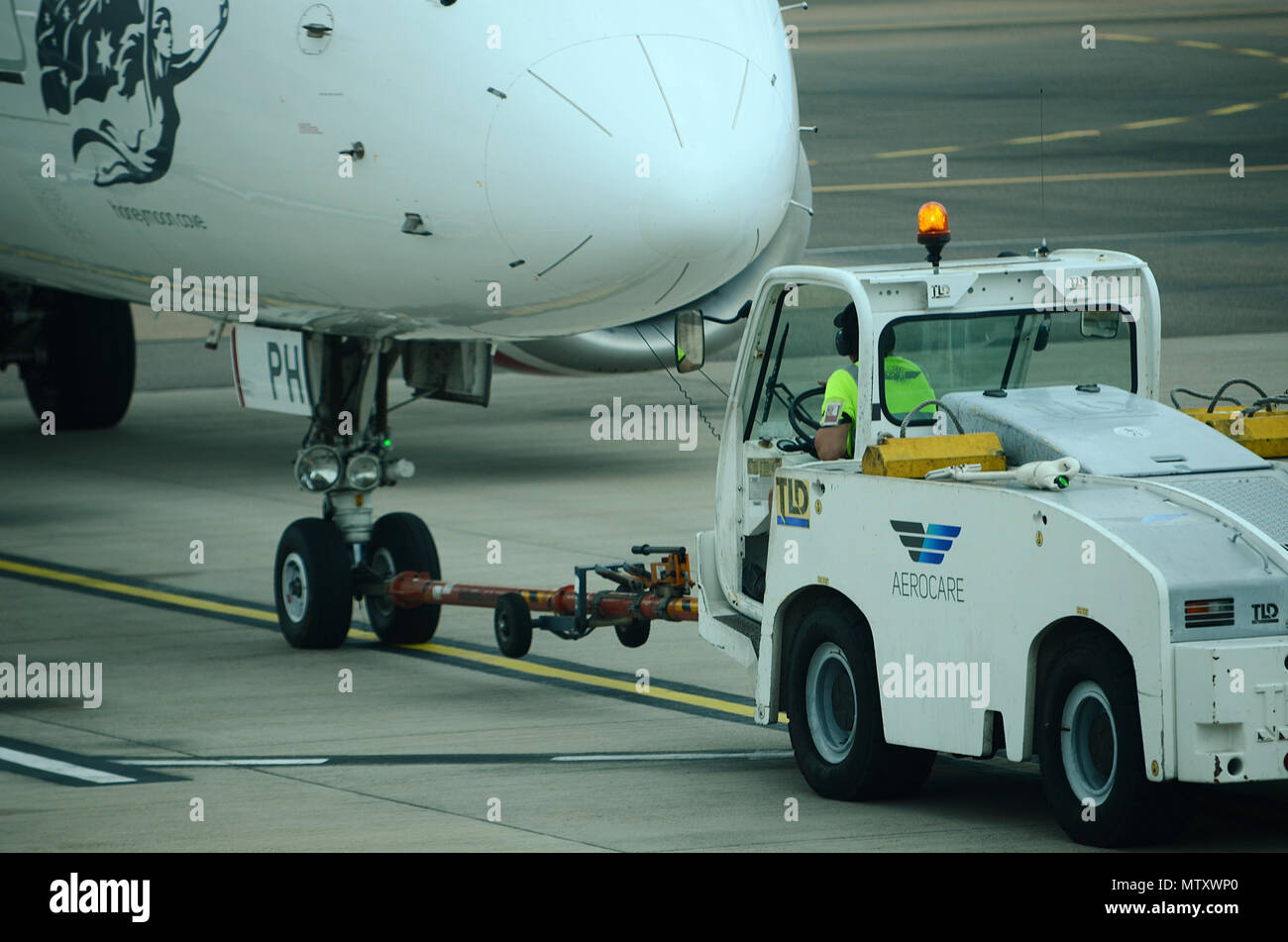 Back dolly hi-res stock photography and images - Alamy