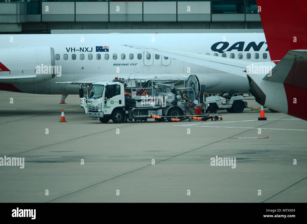 Refuelling aircraft hi-res stock photography and images - Alamy