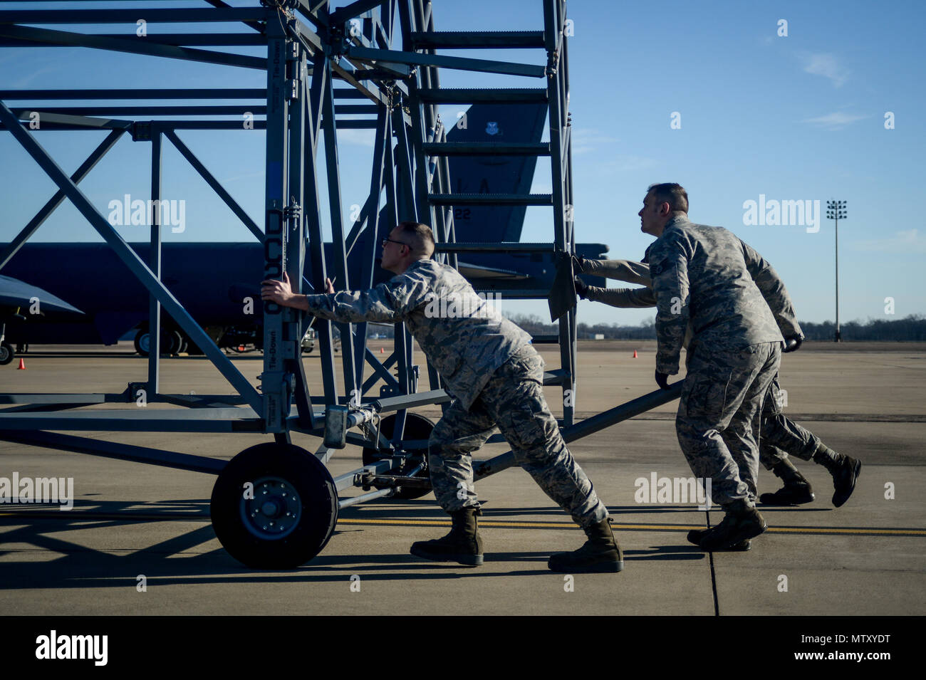 Drag u la hi-res stock photography and images - Alamy