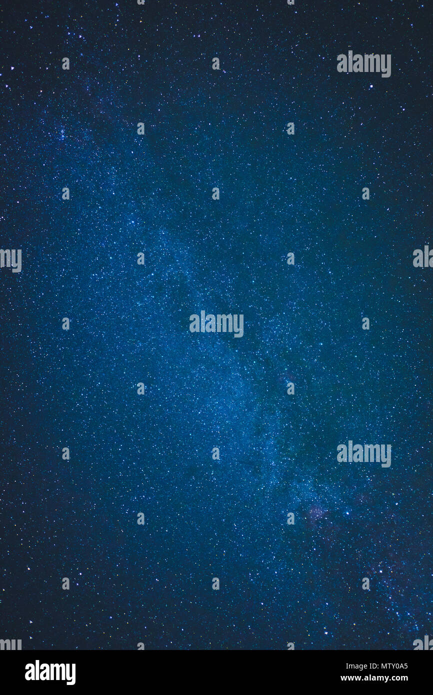 Dark blue night sky wallpaper hi-res stock photography and images - Alamy