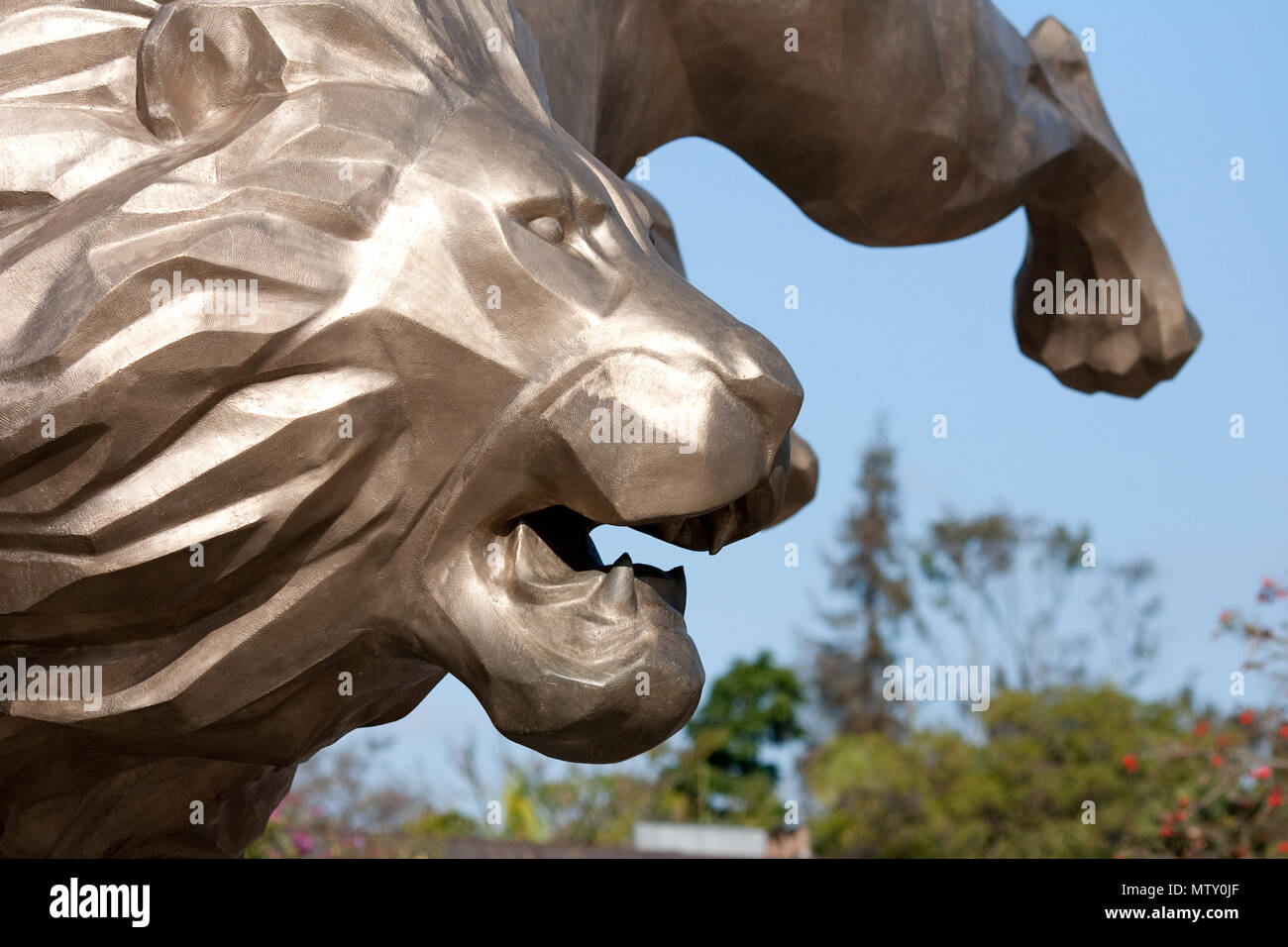 27 feet of Rex the Lion now greets visitors at the world famous San ...