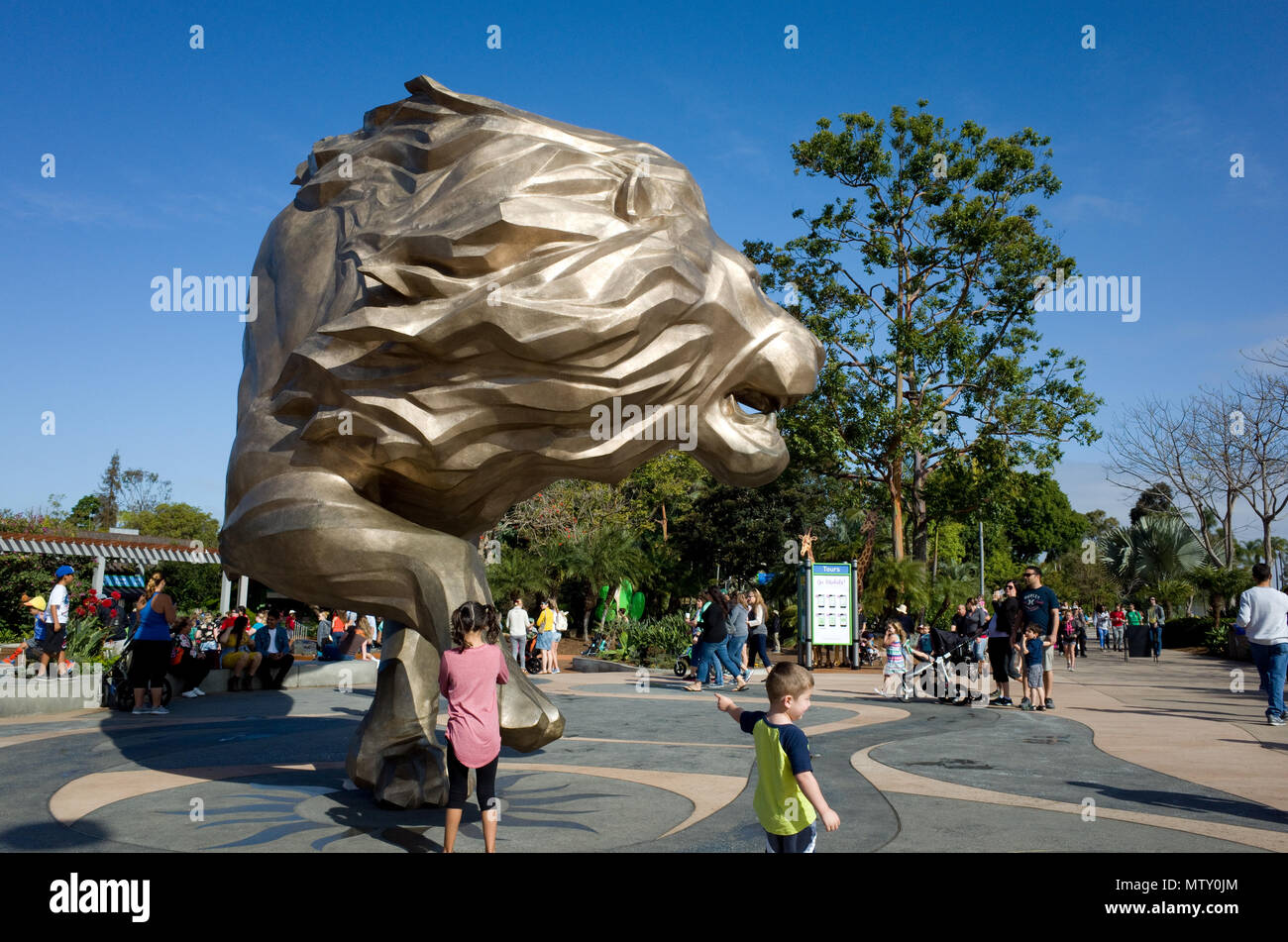 San diego zoo entrance hi-res stock photography and images - Alamy