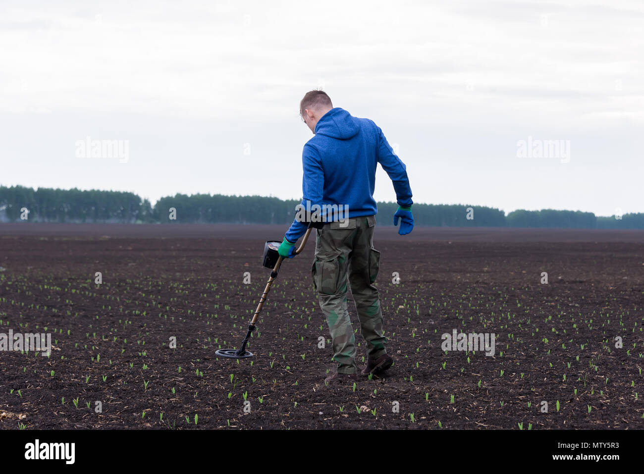 Cartoon old man treasure hi-res stock photography and images - Alamy