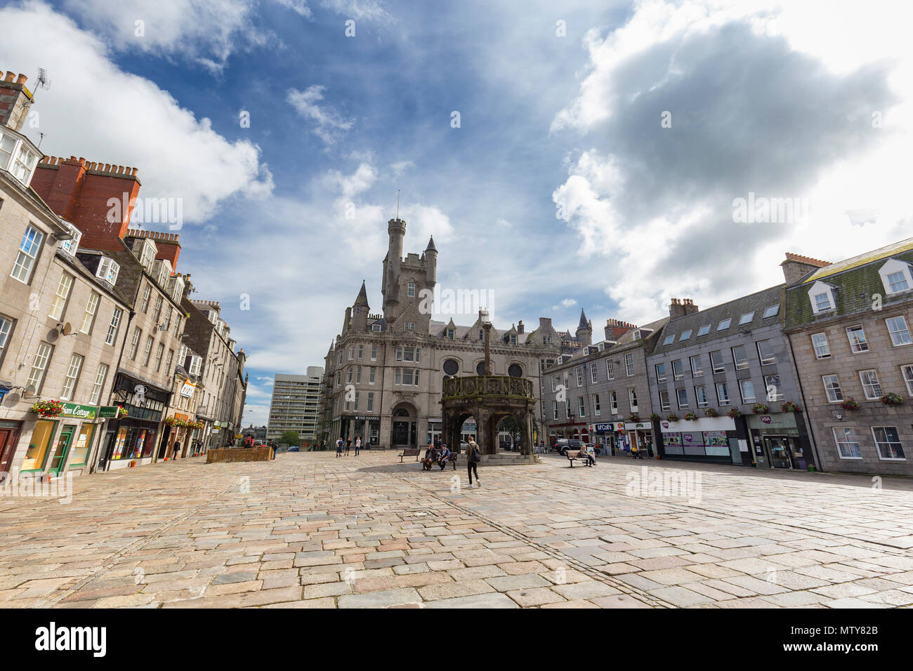 Old aberdeen scotland mercat cross hi-res stock photography and images ...