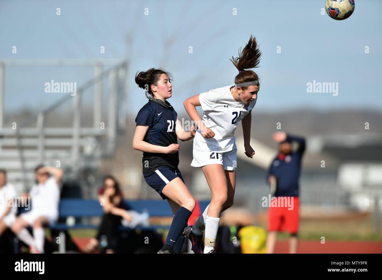 Female header ball hi-res stock photography and images - Alamy