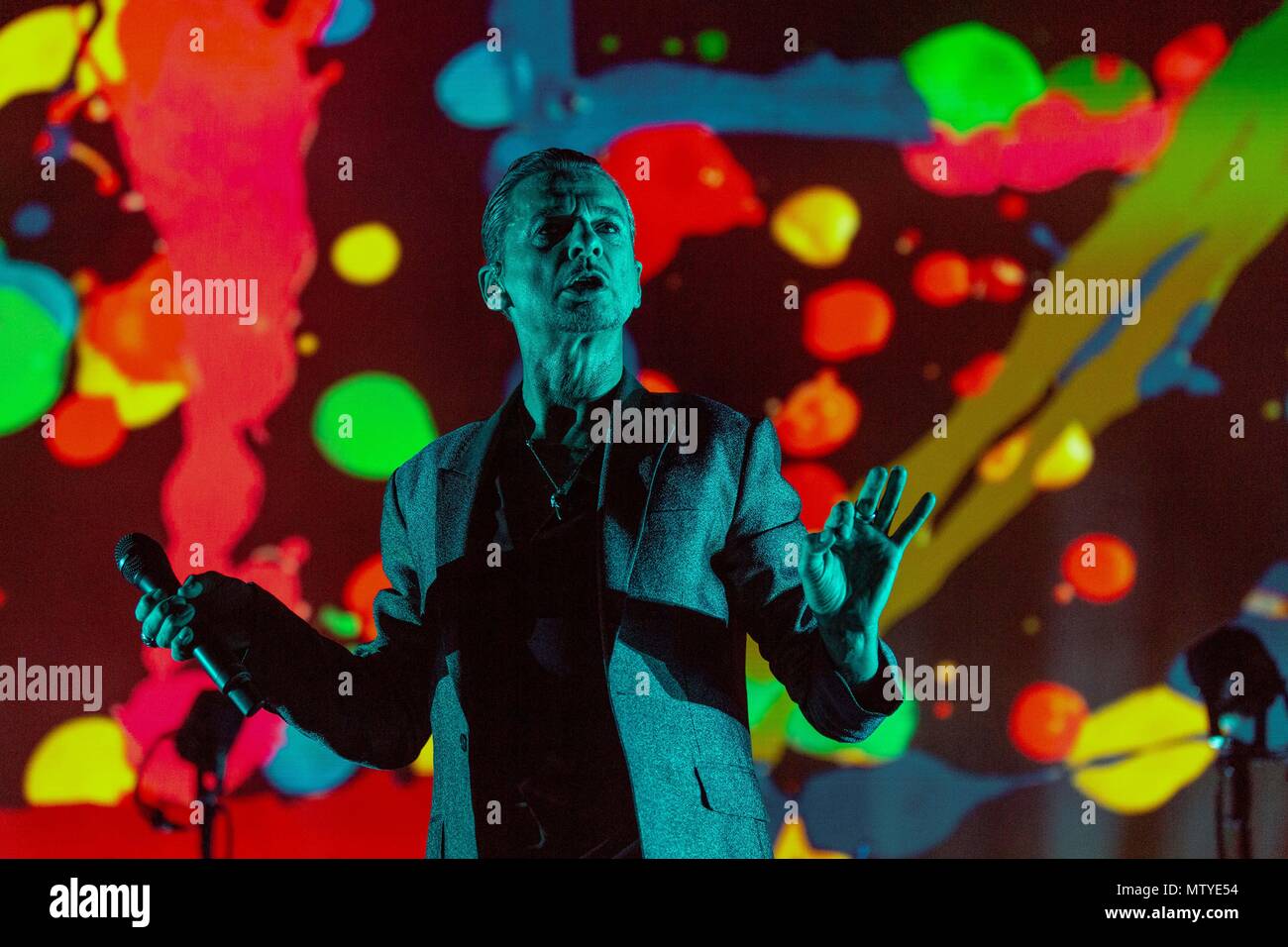 Dave gahan 2018 hi-res stock photography and images - Alamy