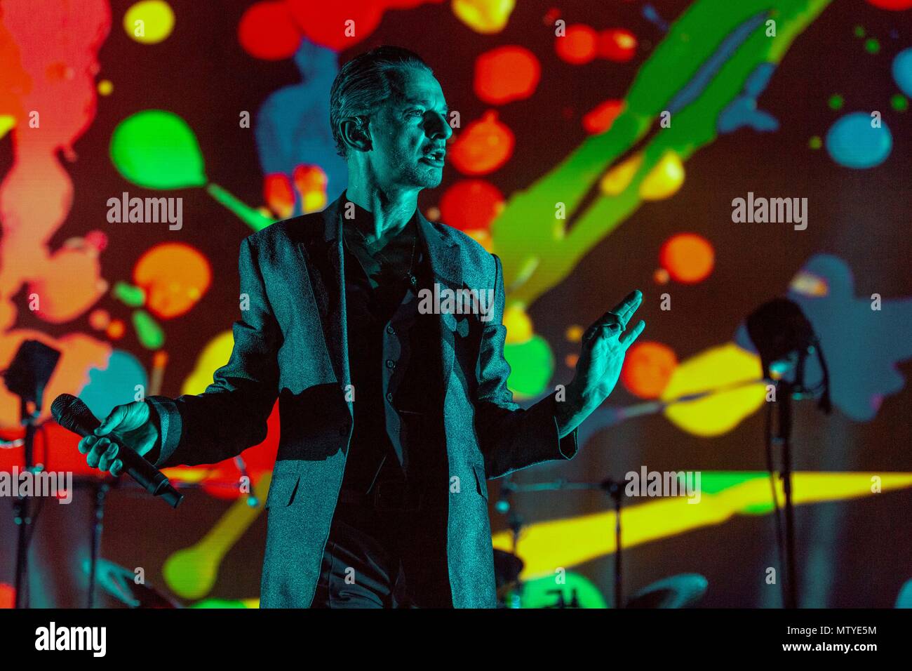 Dave gahan depeche mode 2018 hi-res stock photography and images - Alamy