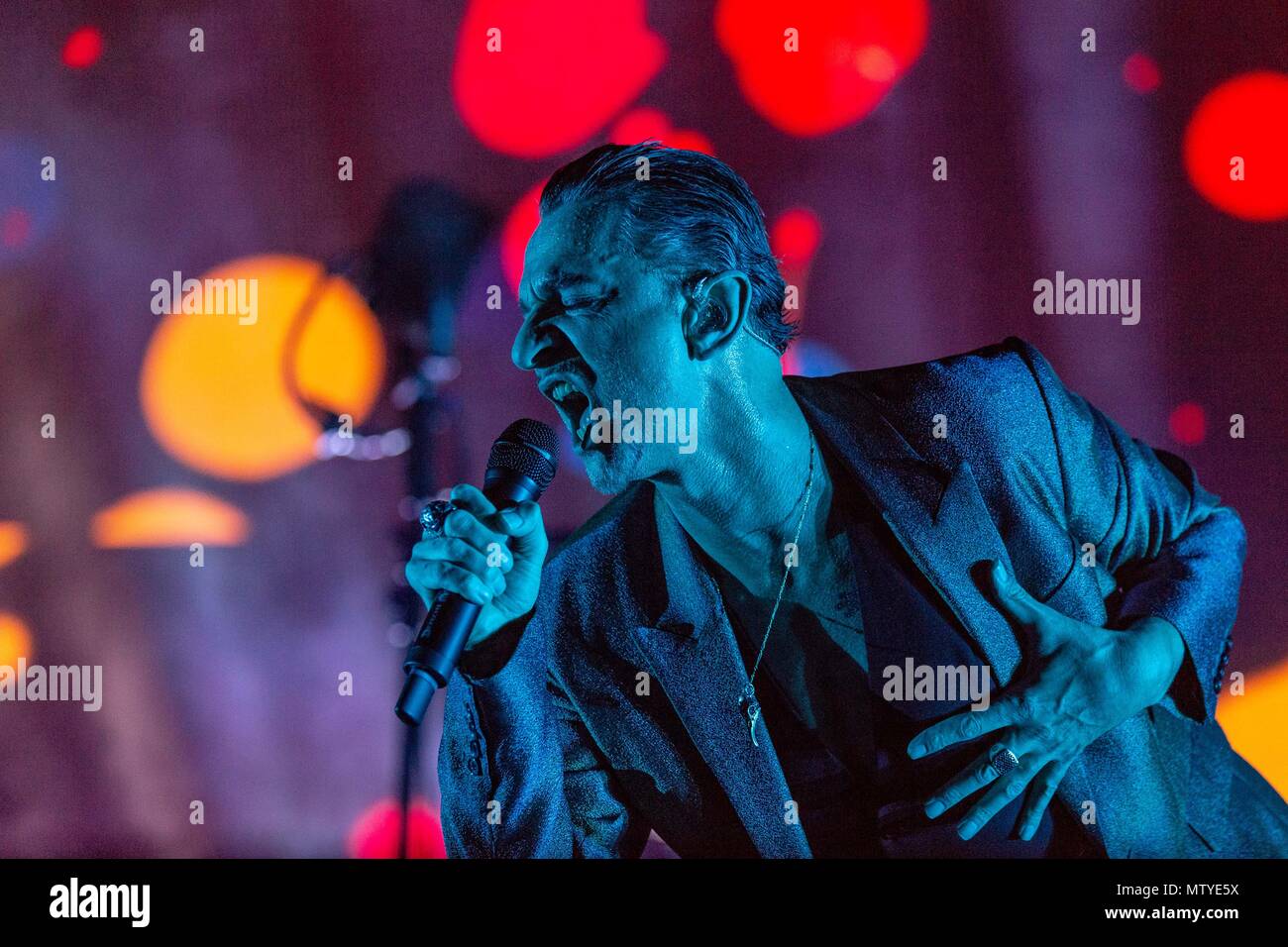 Sacramento, California, USA. 24th May, 2018. DAVE GAHAN of Depeche Mode ...