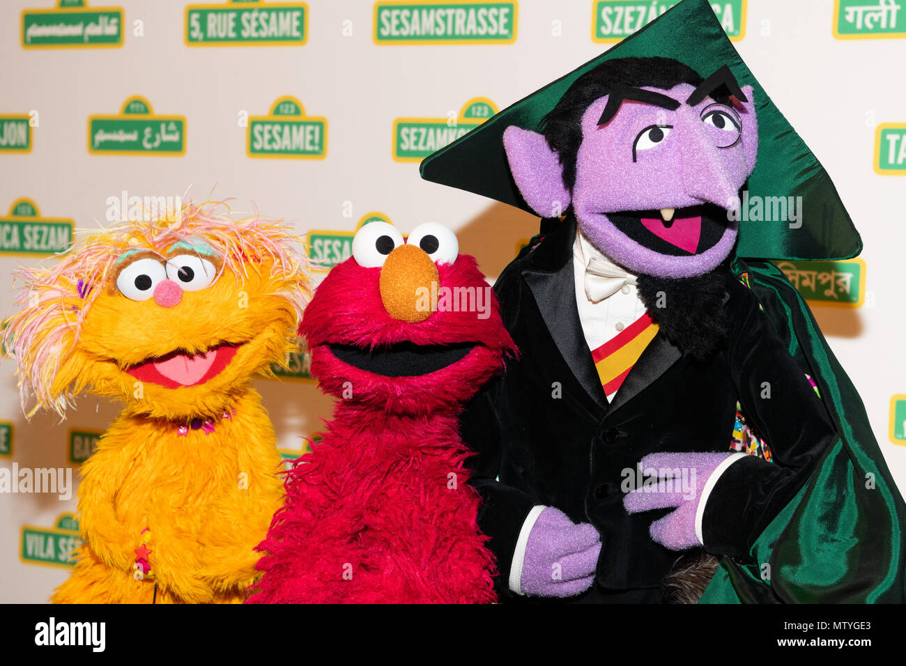 Zoe And Elmo Sesame Street