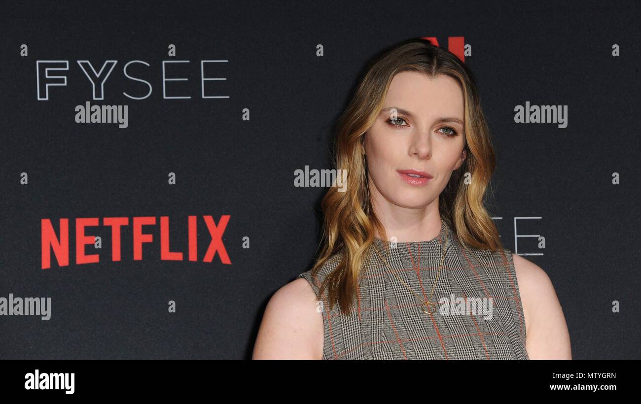 Betty gilpin glow hi-res stock photography and images - Alamy