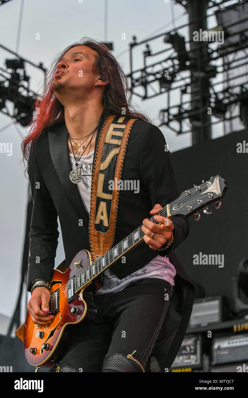 Irvine, CA, USA. 31st May, 2018. Dave Rude with Tesla plays their 1st ...