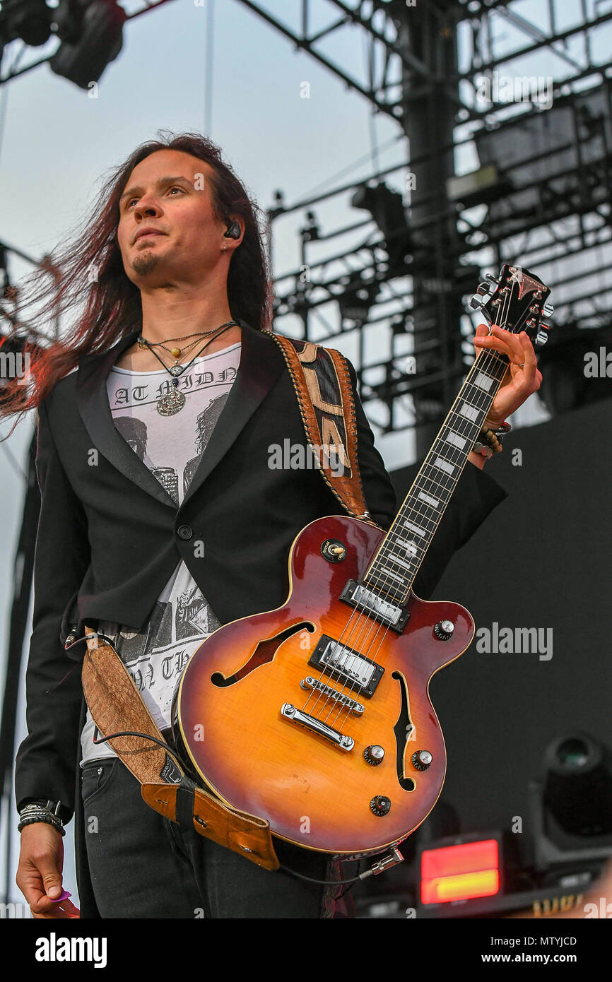 Irvine, CA, USA. 31st May, 2018. Dave Rude with Tesla plays their 1st ...