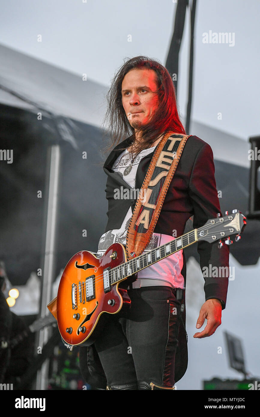 Irvine, CA, USA. 31st May, 2018. Dave Rude with Tesla plays their 1st ...