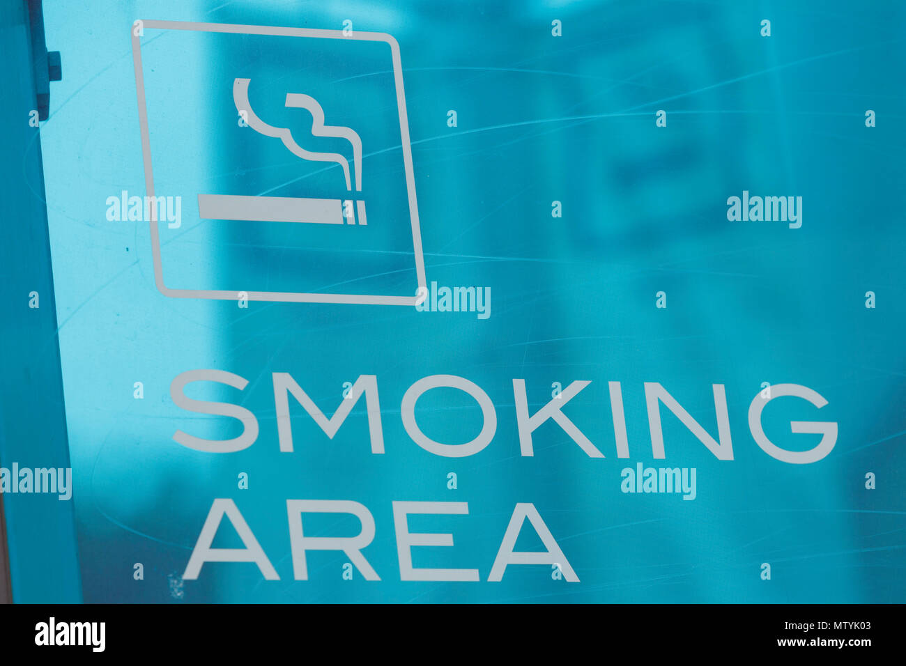 Tokyo shinjuku smoking hi-res stock photography and images - Alamy