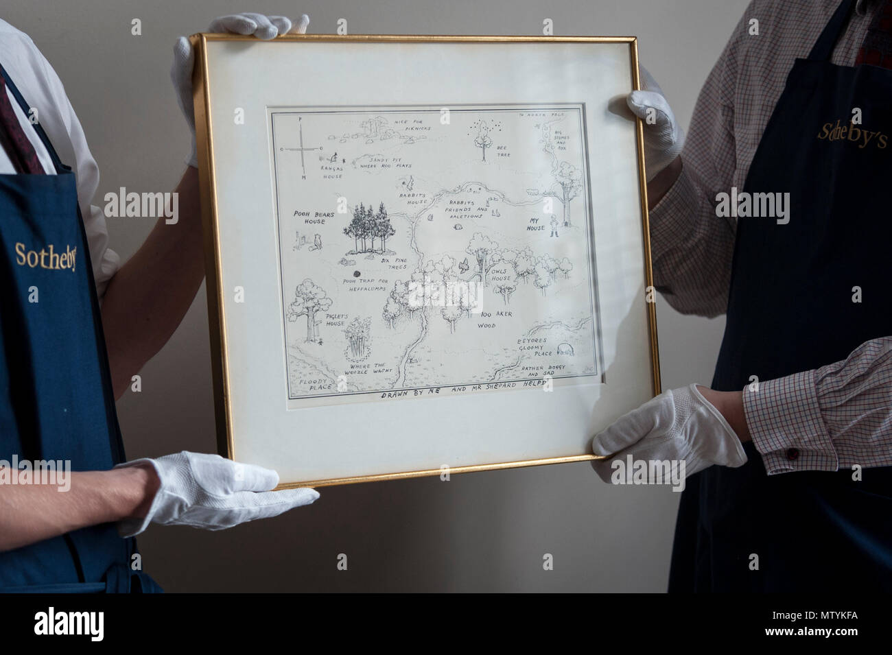 Winnie the pooh eh shepard map hi-res stock photography and images - Alamy