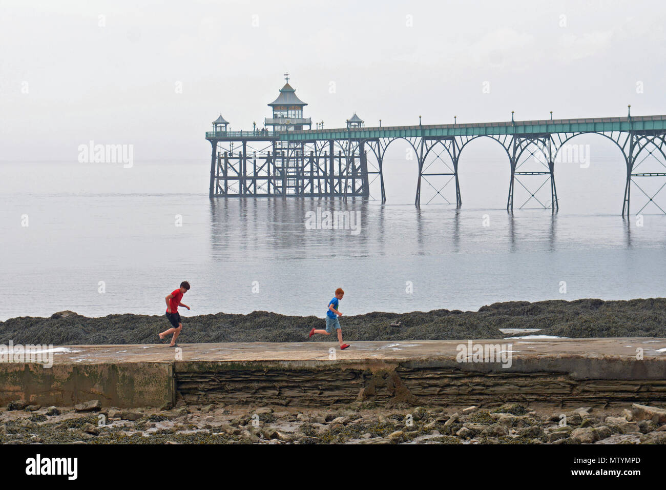 Clevedon, UK. 31st May 2018. UK Weather. Lull before the arrival of ...