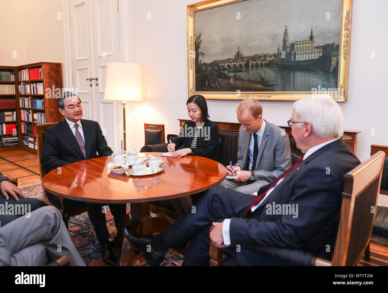 Frank wang hi-res stock photography and images - Alamy