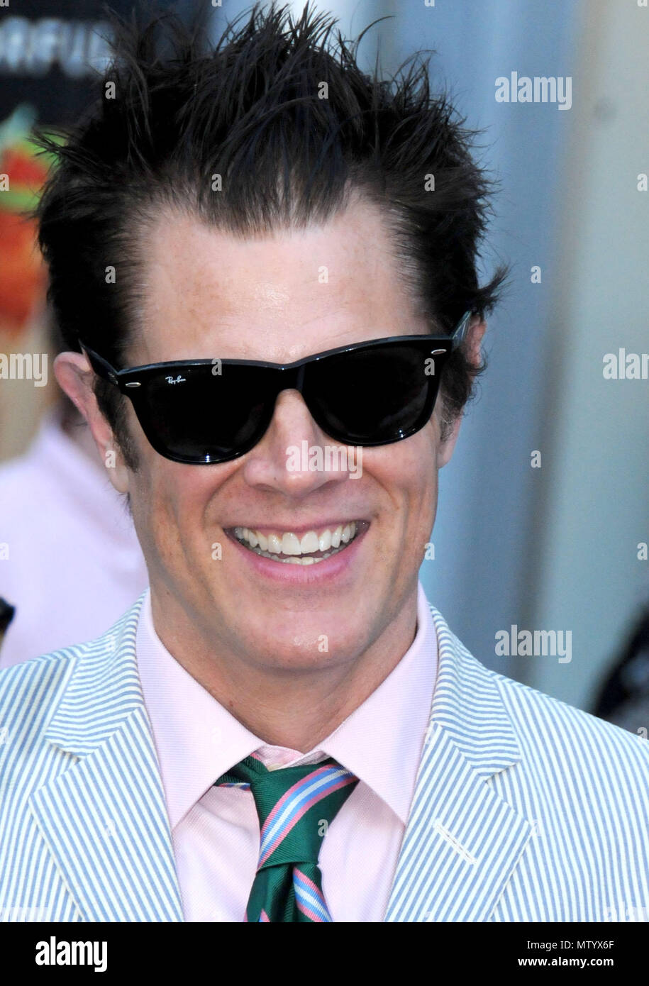 Johnny knoxville action point hi-res stock photography and images - Alamy