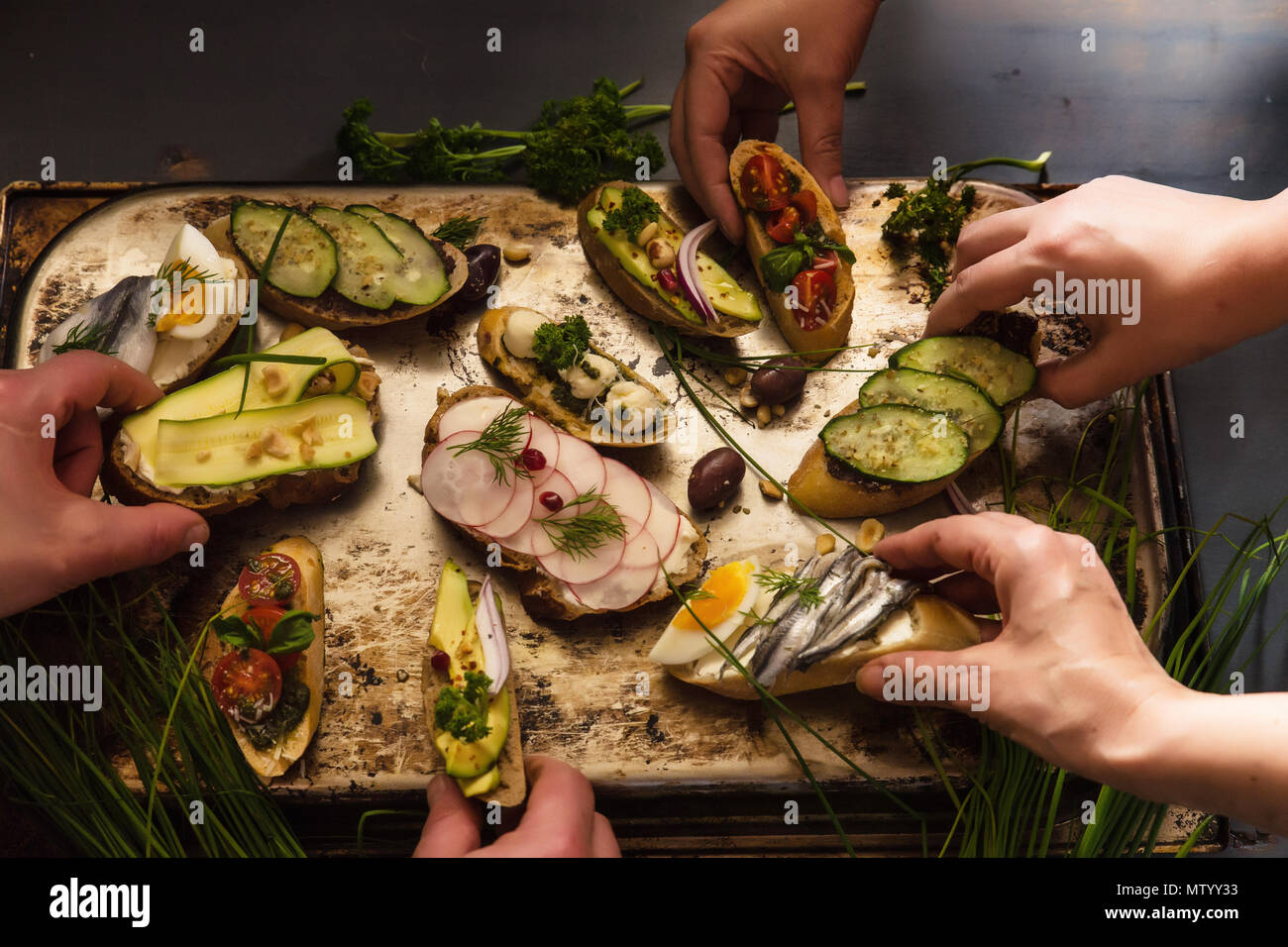 Four people eating hi-res stock photography and images - Alamy