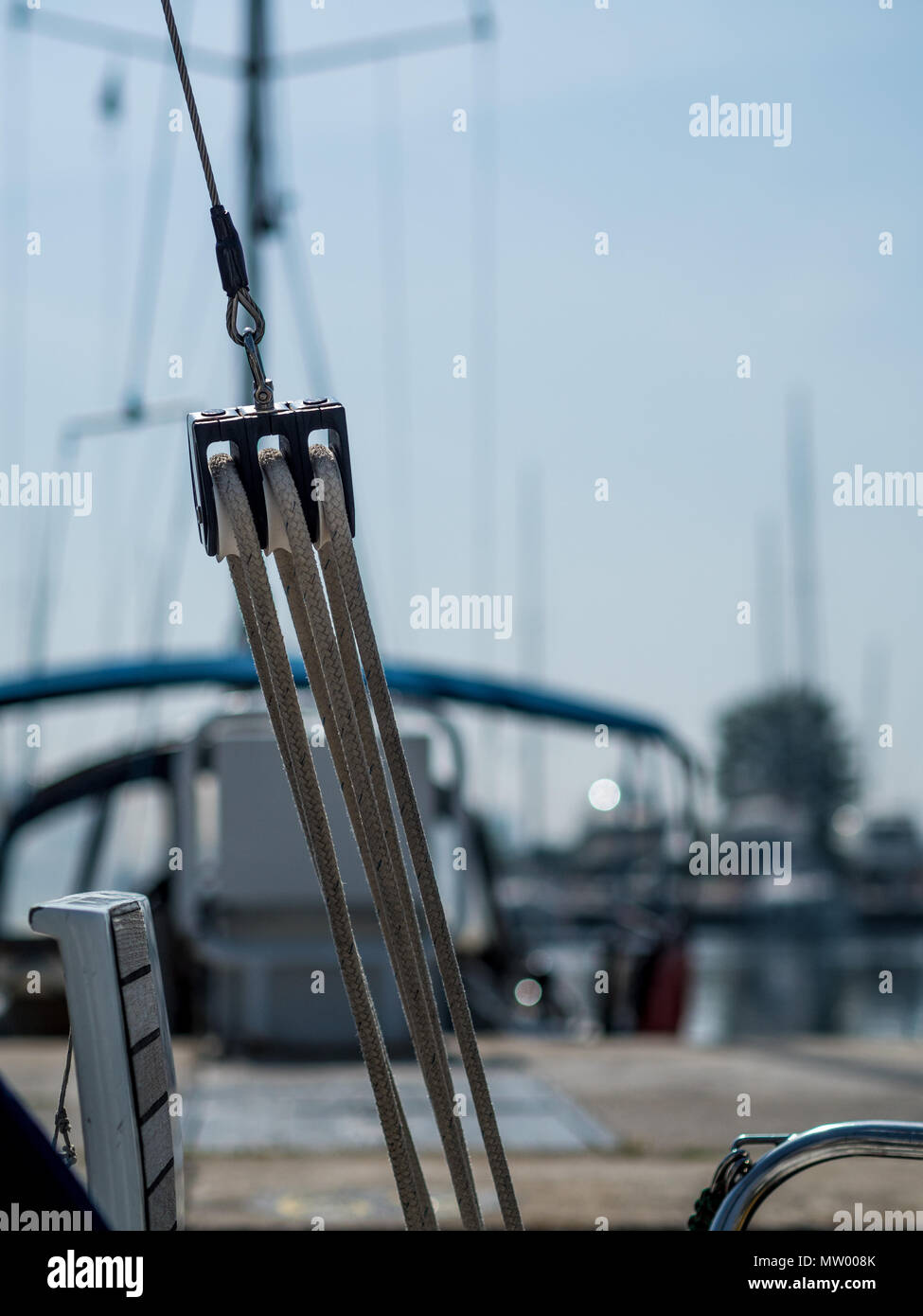 Boat rigging hi-res stock photography and images - Alamy