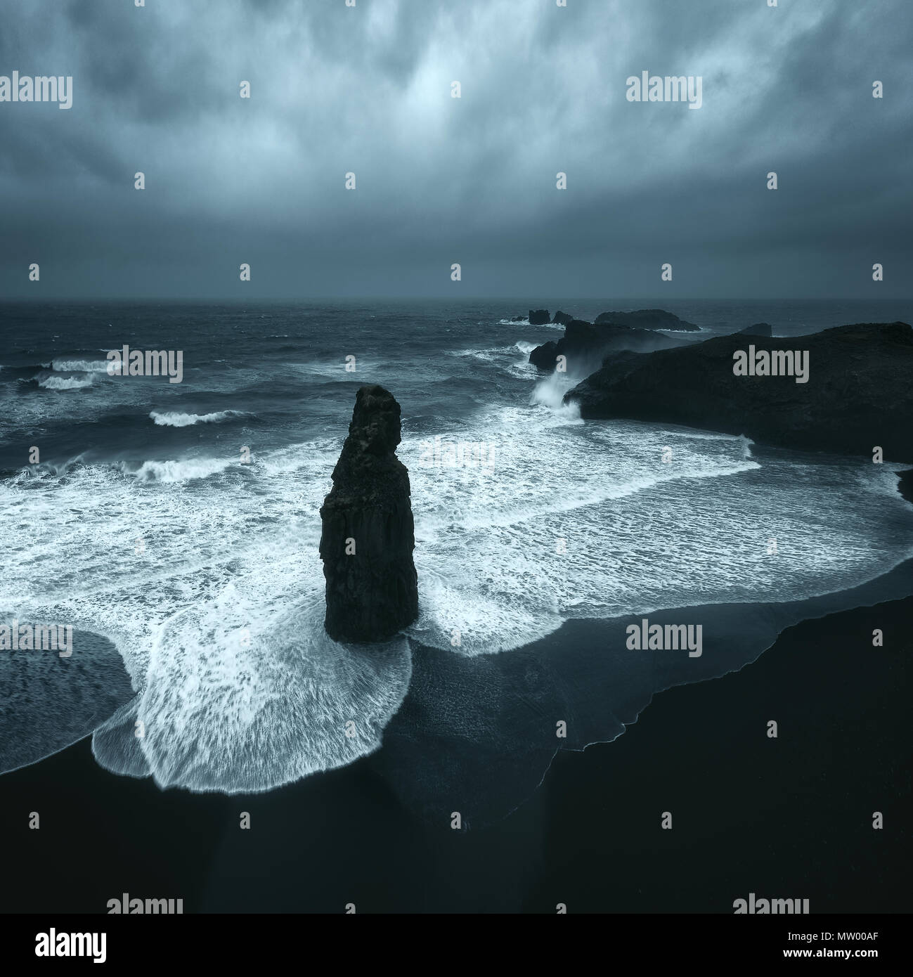 Reynisfjara black sand beach iceland hi-res stock photography and ...