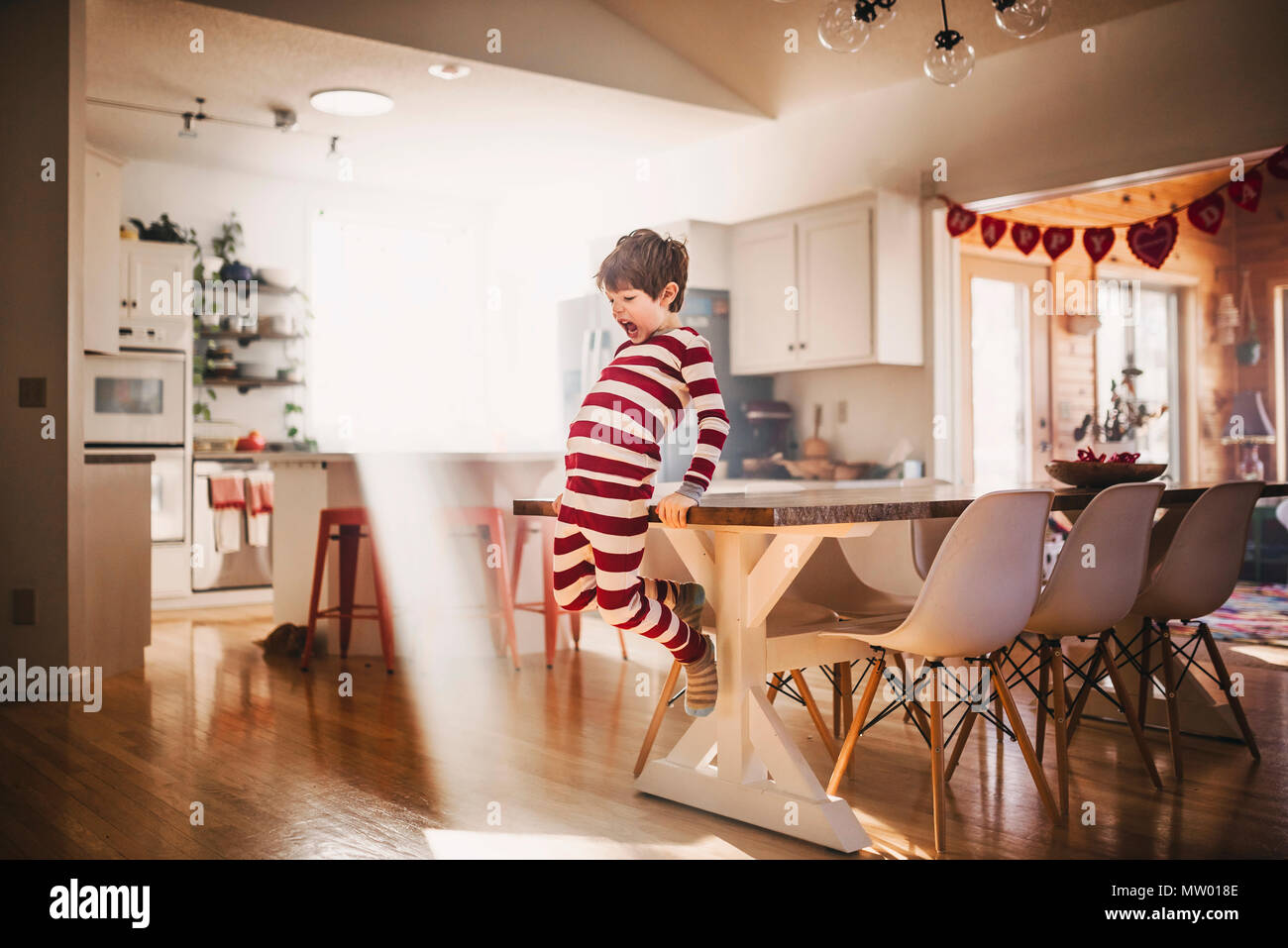 Table dancing hi-res stock photography and images - Alamy