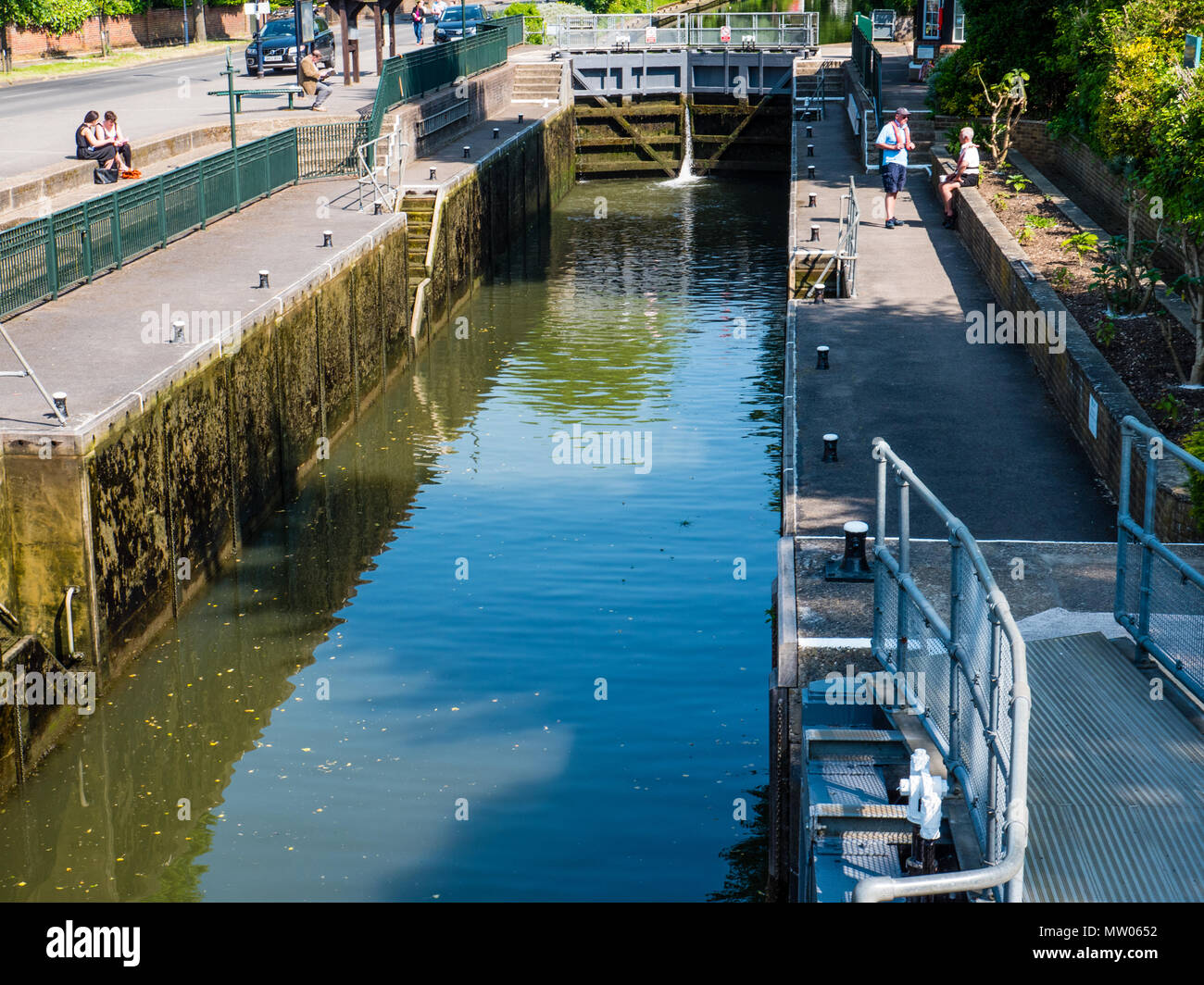 Boulters lock maidenhead hi-res stock photography and images - Alamy